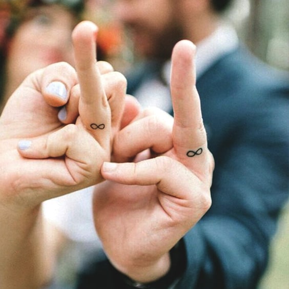 Finger tattoo ideas for couples min Ecemella